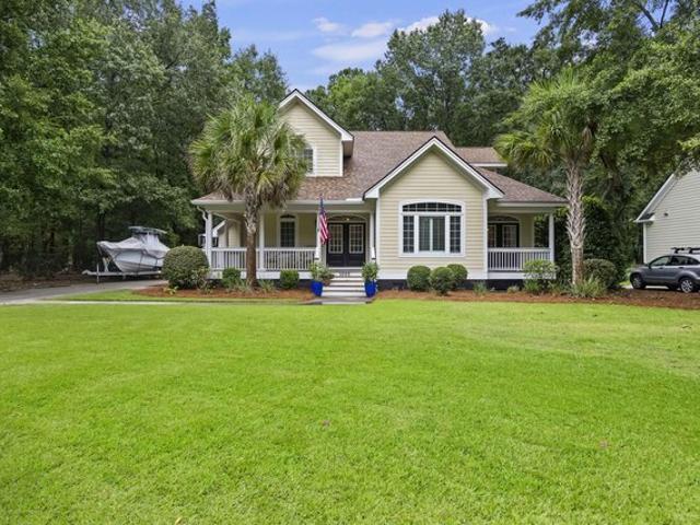 1005 Island Crossing Dr, Hanahan, SC 29410