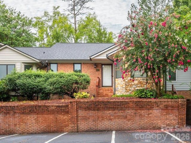 1005 Kenilworth Ct NW, Concord, NC 28027