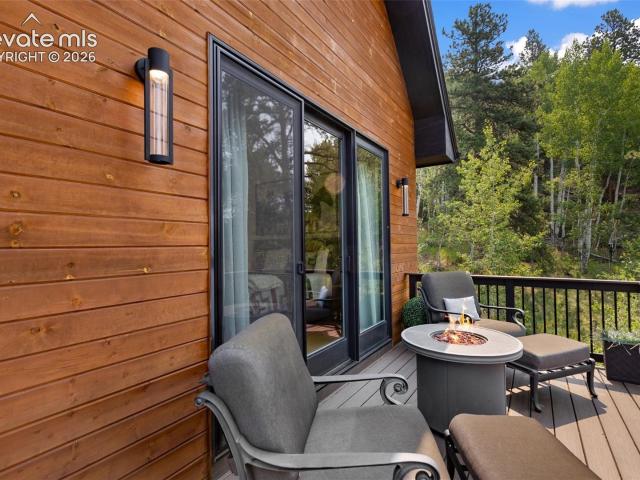 1005 Locklin Way