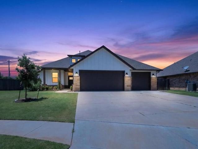 1005 Pacific Ave, Newcastle, OK 73065