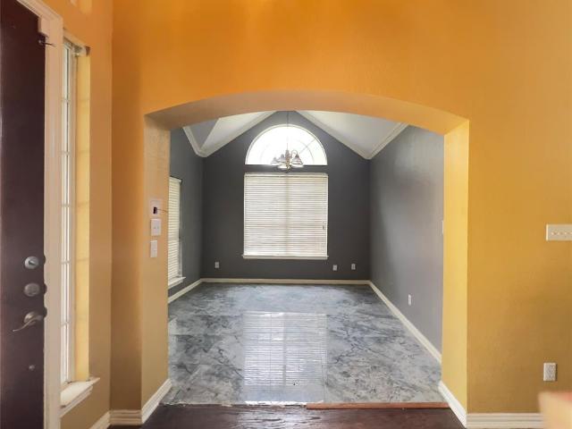 1005 Raspberry Lane