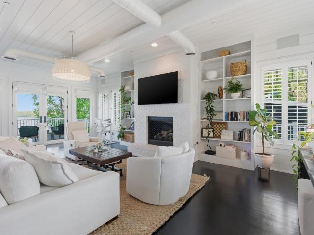 1005 Riverside Rd