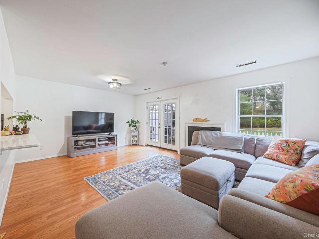 1005 Sara Circle