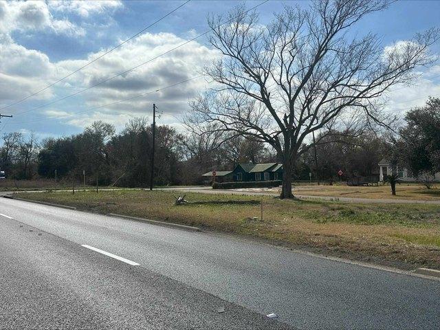 1005 Simmons Dr, Orange, TX 77630