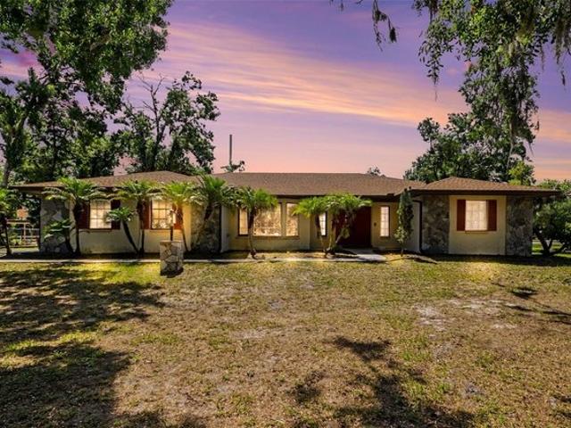 1005 th St NE, Bradenton, FL 34212