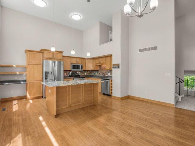 1005 W 105th Street