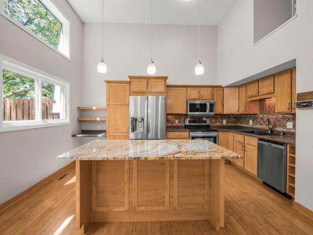 1005 W 105th Street