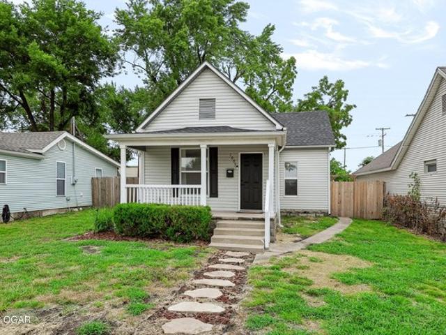 1005 W 1st St, Webb City, MO 64870