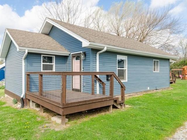 1005 W Bristol St, Salem, IN 47167