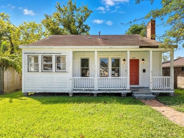 1005 W Orange Ave, Orange, TX 77630
