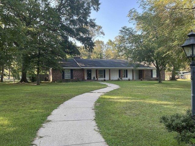 1005 Walnut St, Crossett, AR 71635