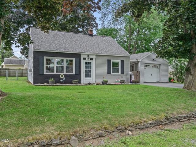 1005 Wayne Rd, Rotterdam, NY 12303