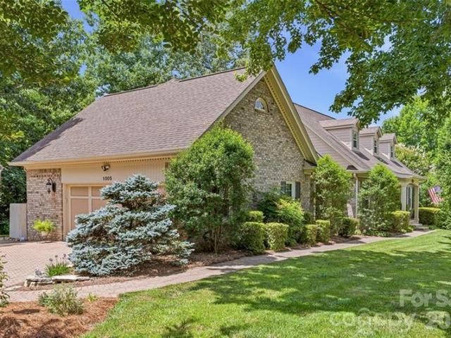 1005 Windsor Dr, Asheville, NC 28803