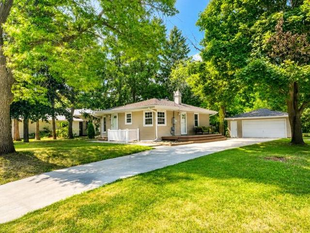 1005 3rd St N, Sauk Rapids, MN 56379