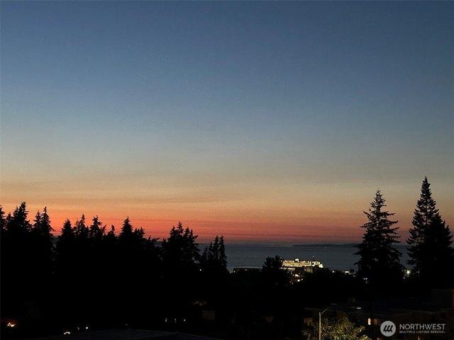 1005 5th Ave S Apt 301, Edmonds, WA 98020