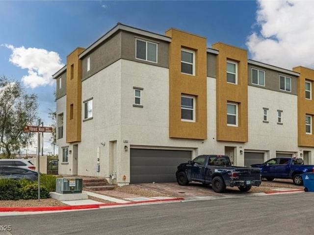 10063 Vibrant Moon Ave, Las Vegas, NV 89129