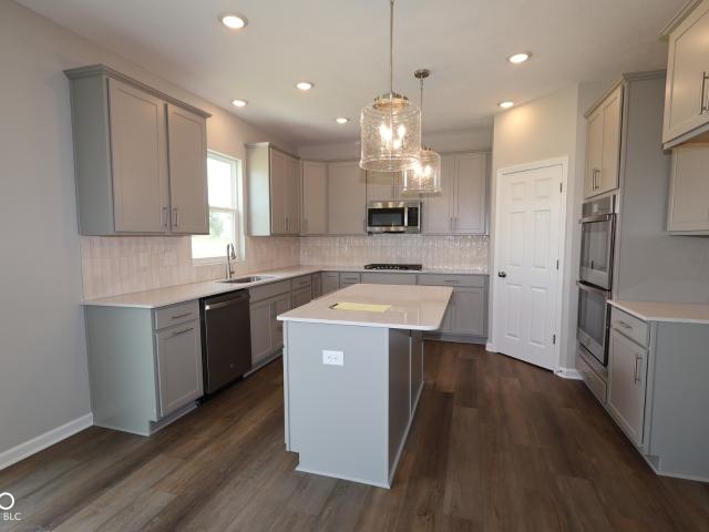 10060 Branson Landing Drive