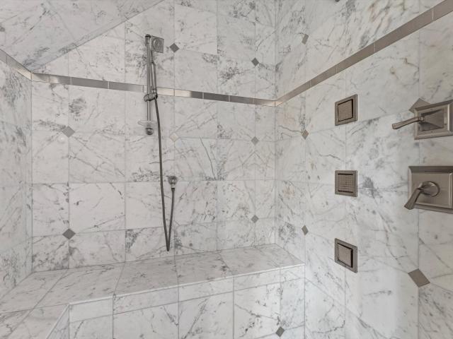 10060 N Range Line Rd, Mequon, WI 53092 | MLS #1937