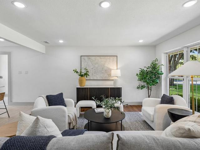 10060 San Lorenzo Drive