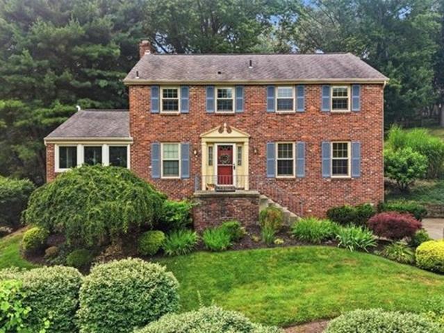 10062 Oakridge Dr, Wexford, PA 15090