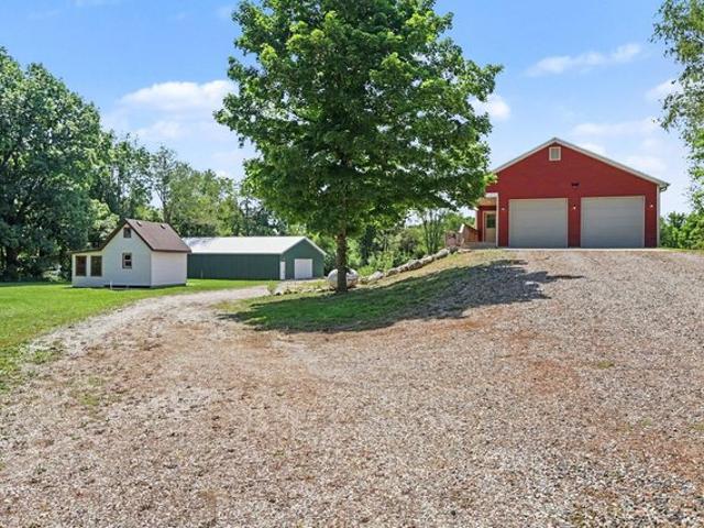 10064 Love Rd, Bellevue, MI 49021