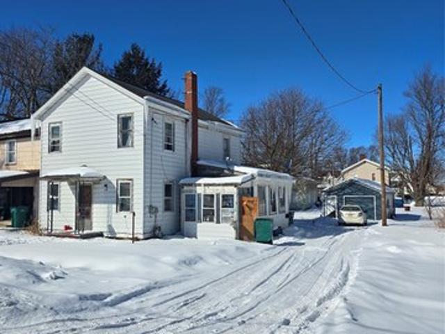 10064 Railroad St, Lake City, PA 16423