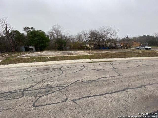1006 N Grimes St, San Antonio, TX 78202 | MLS #1934 | Compass
