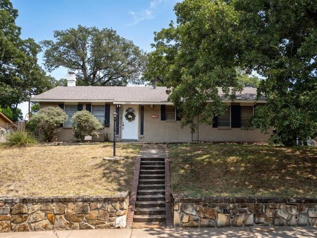 1006 N Lucas Drive