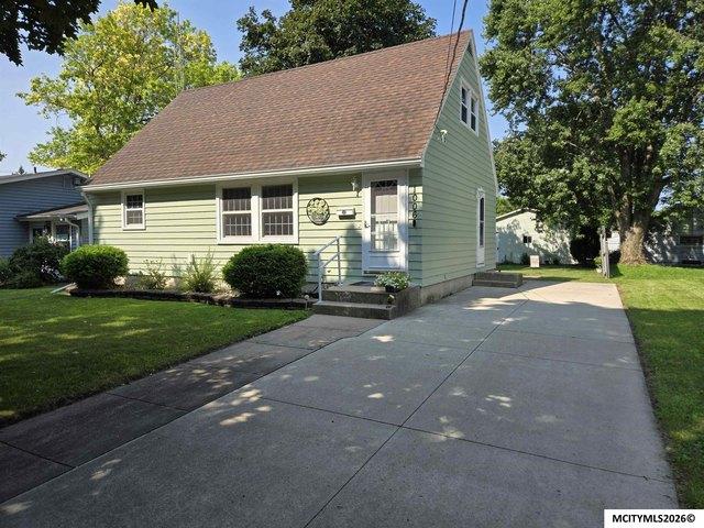 1006 N Taylor Ave, Mason City, IA 50401