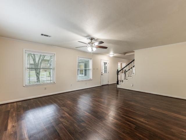 1006 Amesbury Court