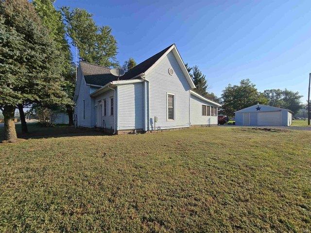 1006 Bloomfield Rd, Plainville, IN 47568