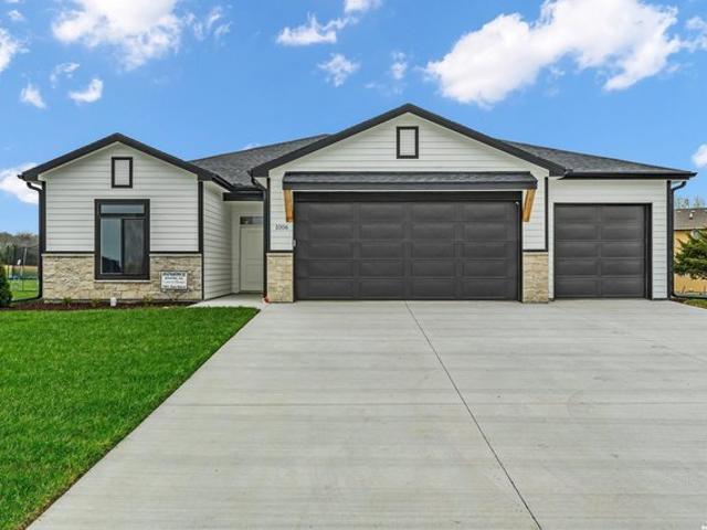 1006 Bluestem Cir, Baldwin City, KS 66006
