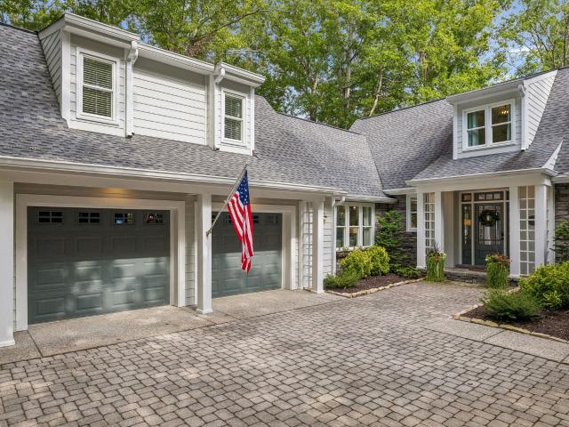 1006 Champion Hills Dr