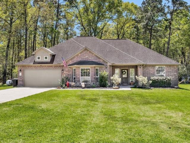 1006 Commons Waterway Dr, Huffman, TX 77336