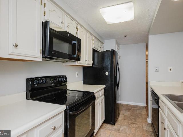 1006 D Markham Court # 15