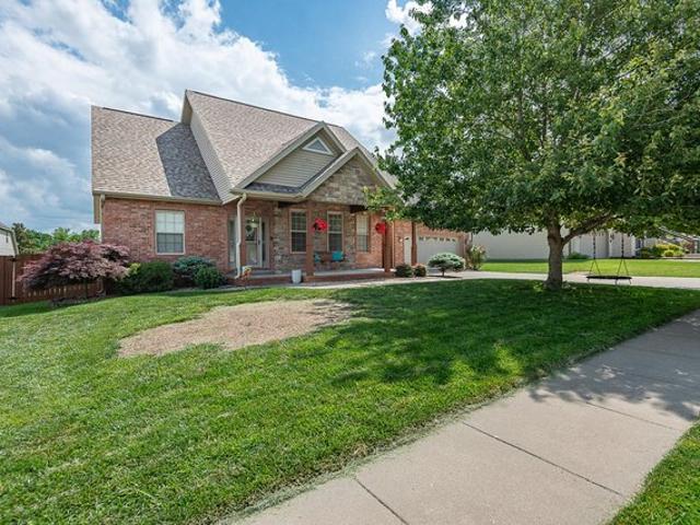 1006 E Cobblestone Dr, Ozark, MO 65721