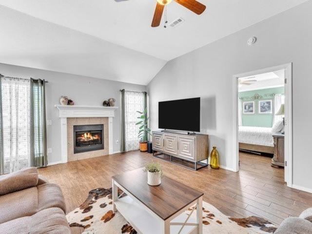 1006 E Longview Dr, Rogers, AR 72756