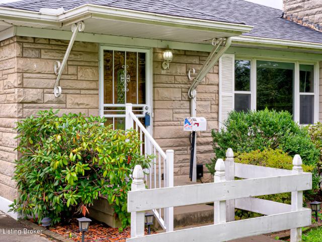 1006 Elaine Dr