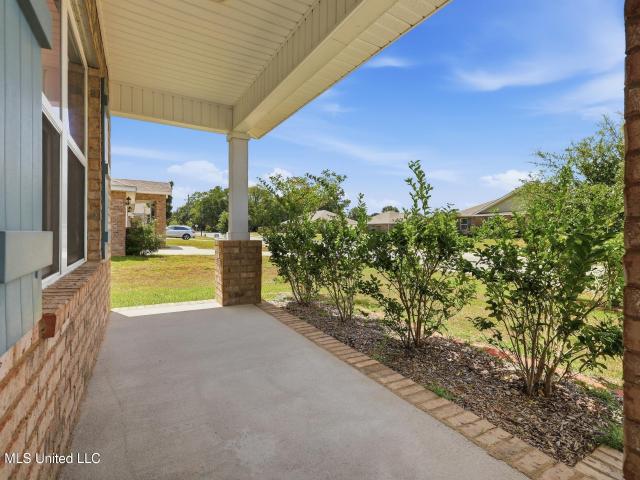 1006 Enclave Circle