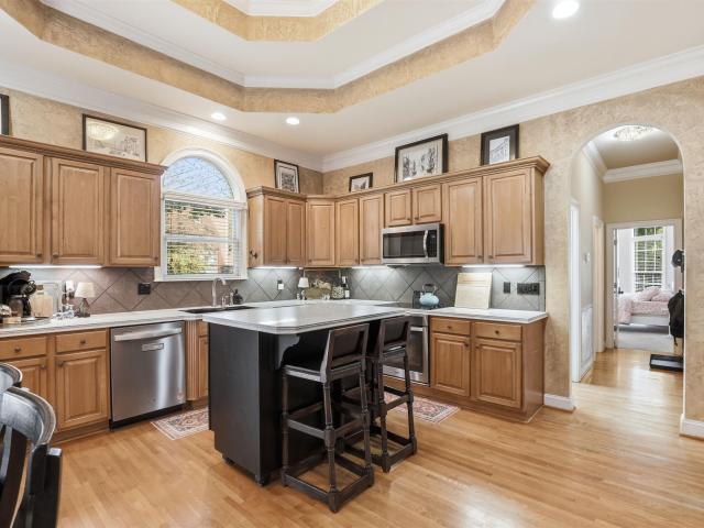 1006 Fairmont Circle