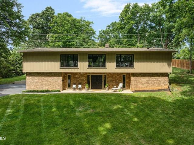1006 Friar Tuck Rd, Johnson City, TN 37604