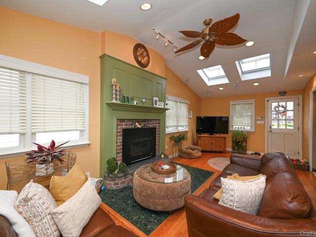 1006 Glen Drive