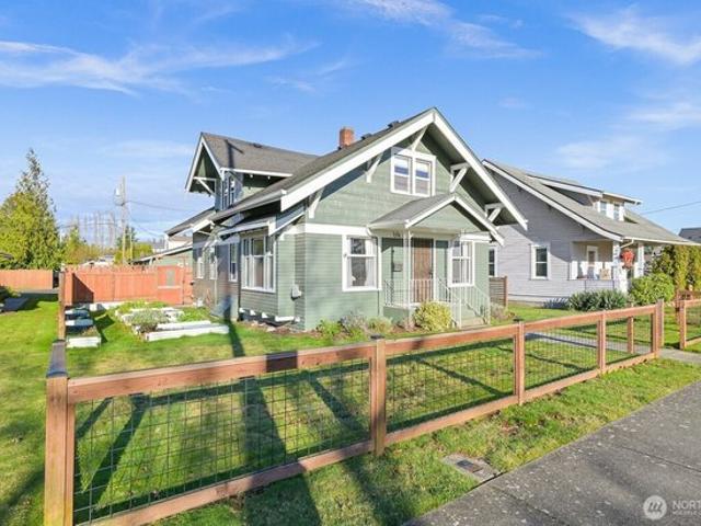 1006 Grover St, Lynden, WA 98264