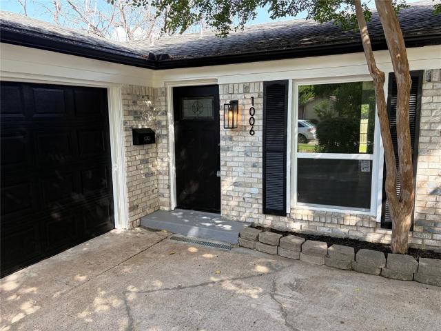 1006 Heritage Drive