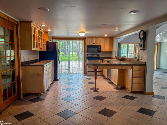 1006 Irish Lane