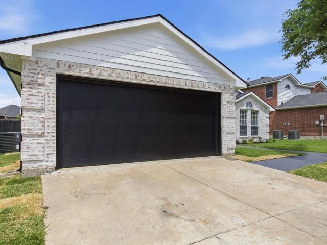 1006 Lake Dallas Drive