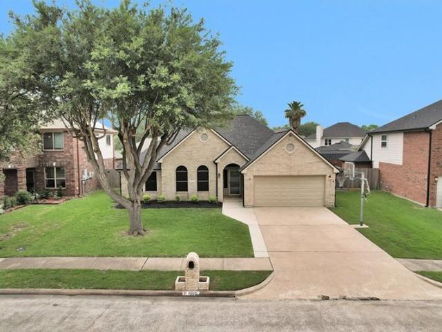 1006 Park Green Dr, Deer Park, TX 77536