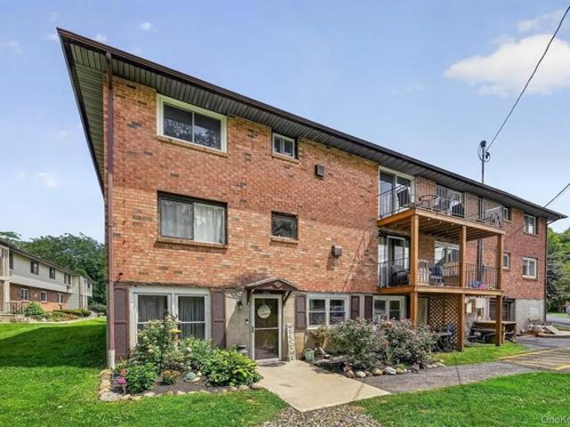 1006 Parr Meadow Dr Unit 10E, Newburgh, NY 12550