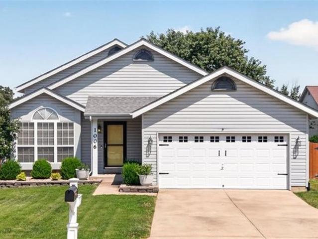 1006 Providence Pointe Dr, Wentzville, MO 63385