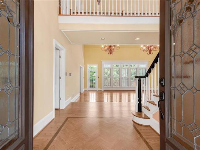 1006 Quaker Ridge Way
